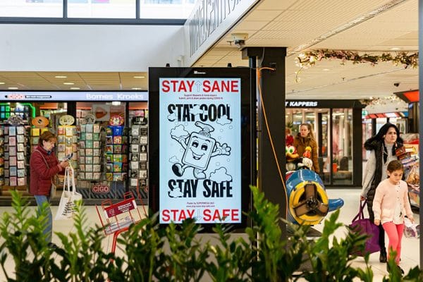 Stay Sane, Stay Safe : plus de 1 800 affiches sur le coronavirus de ...